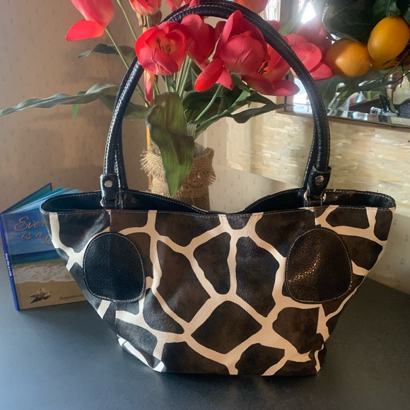 Mondo | Bags | Mondo Vinyl Shoulder Tote Brown And Cream With Brown ...